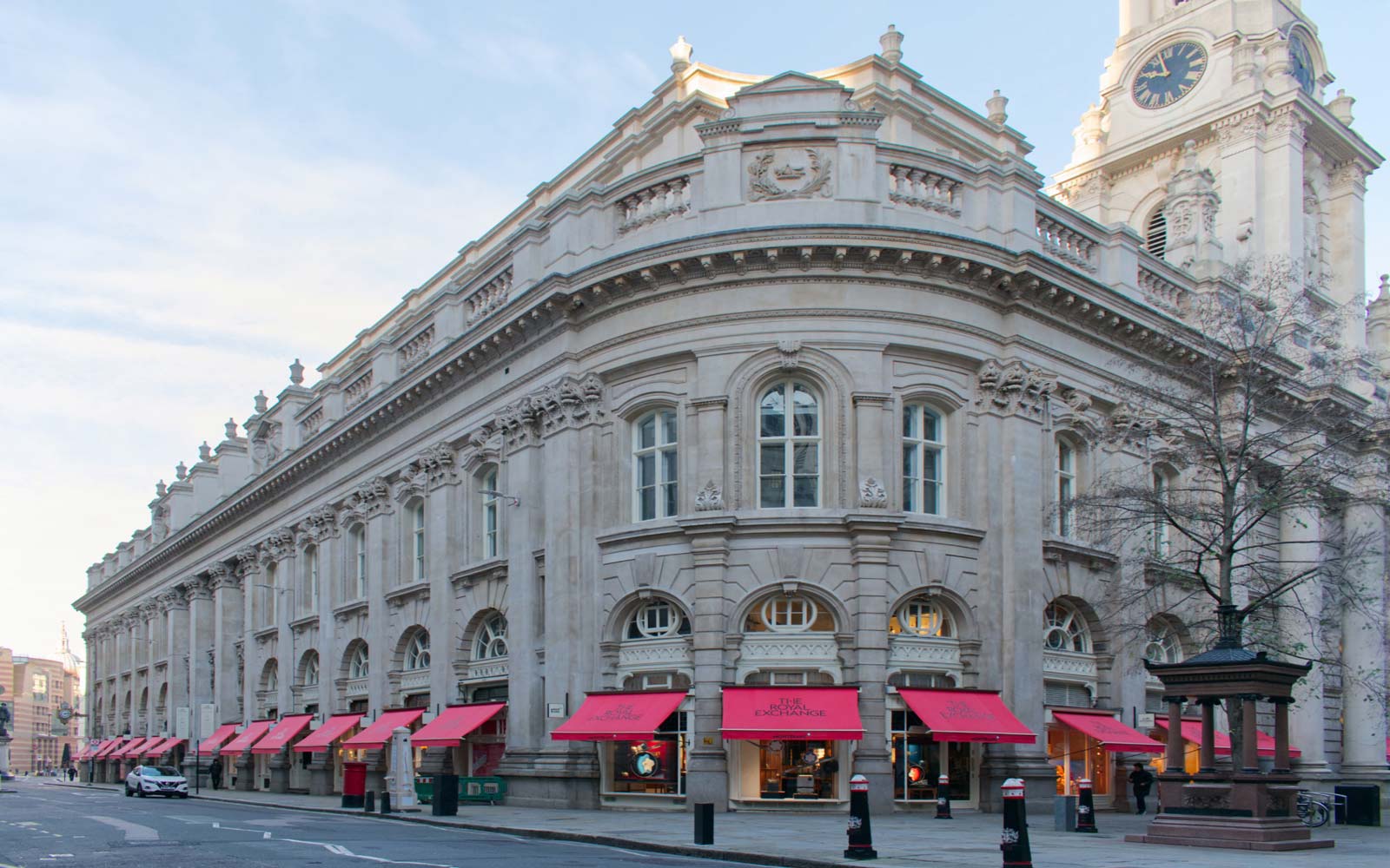 Deans Blinds: Elevating Historic Properties with Authentic Awning Solutions